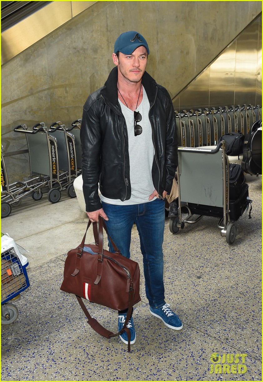 Luke Evans Considers Himself a Master Power Napper: Photo 3316479 ...