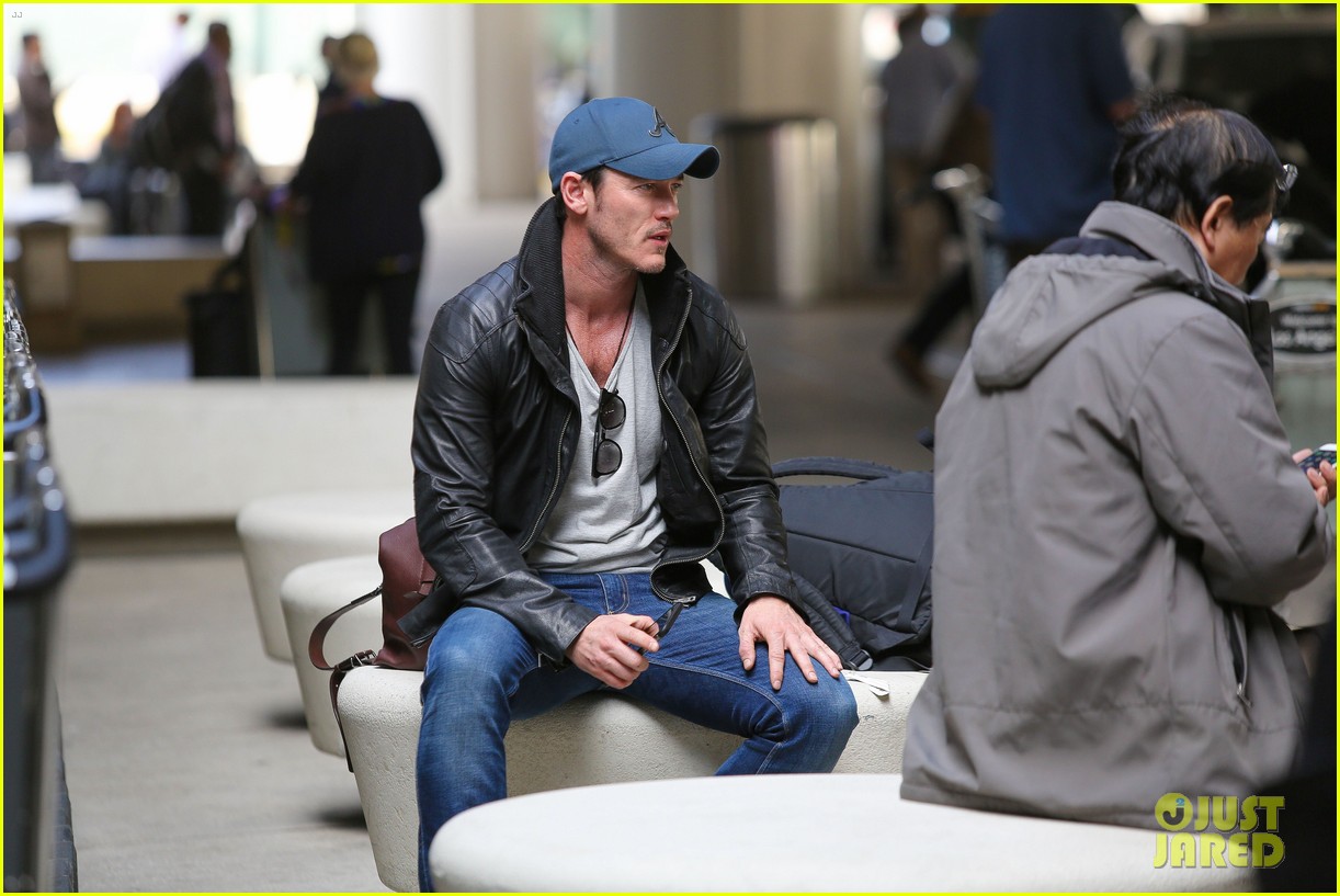 Luke Evans Considers Himself a Master Power Napper: Photo 3316481 ...