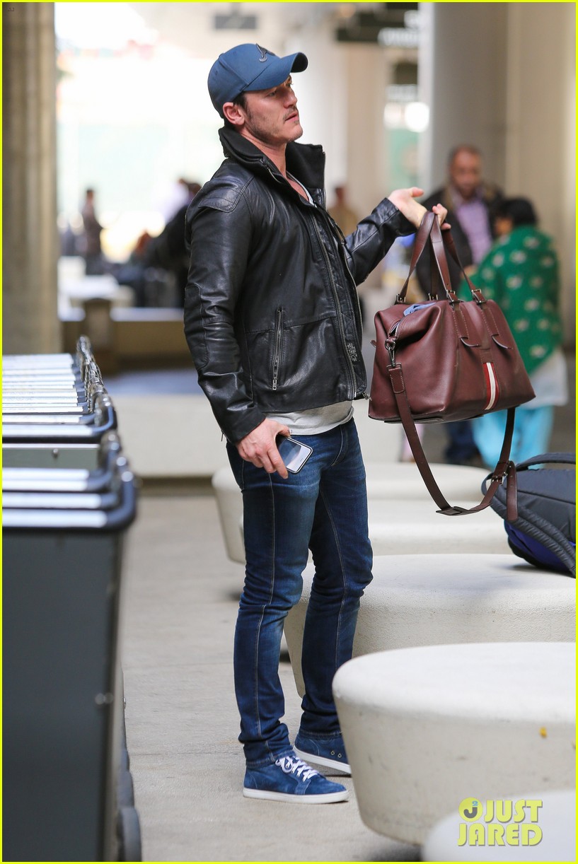 Luke Evans Considers Himself a Master Power Napper: Photo 3316483 ...