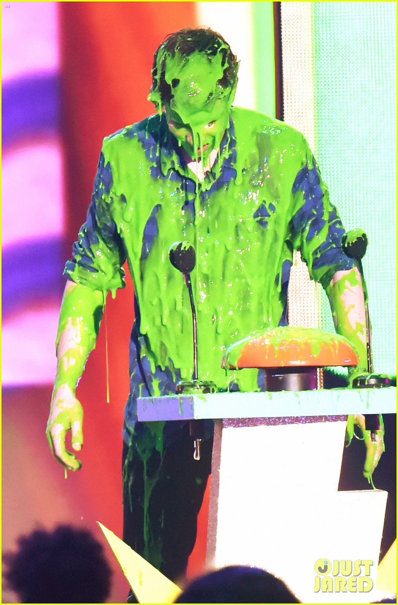 Nick Jonas Gets Slimed & Attempts to Hug Girlfriend Olivia Culpo at ...