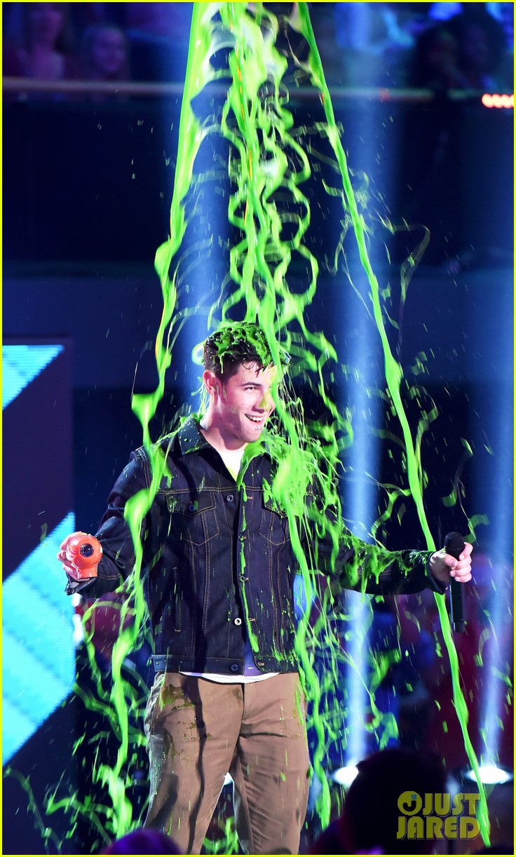 Nick Jonas Gets Slimed & Attempts to Hug Girlfriend Olivia Culpo at ...
