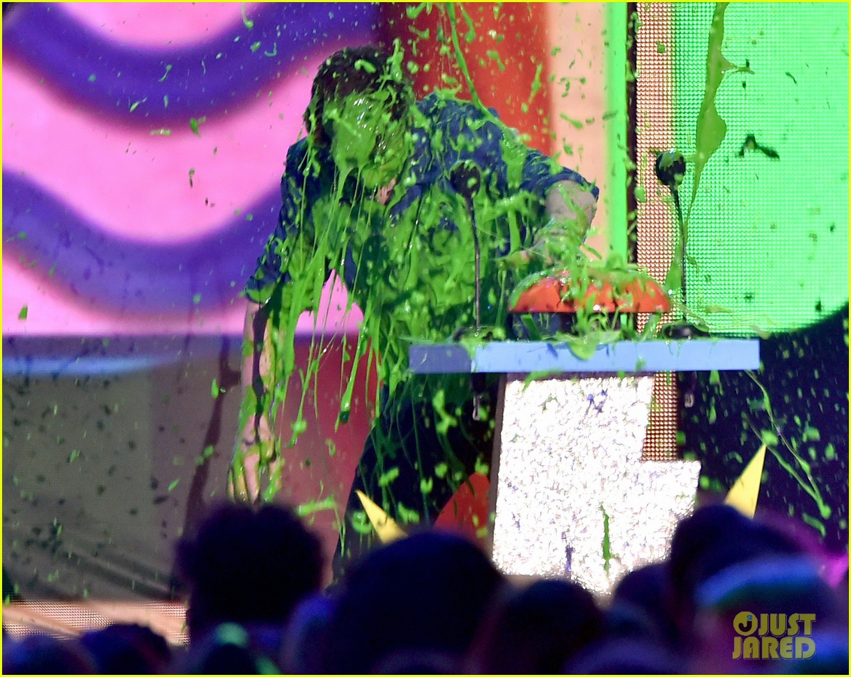 Nick Jonas Gets Slimed & Attempts to Hug Girlfriend Olivia Culpo at ...