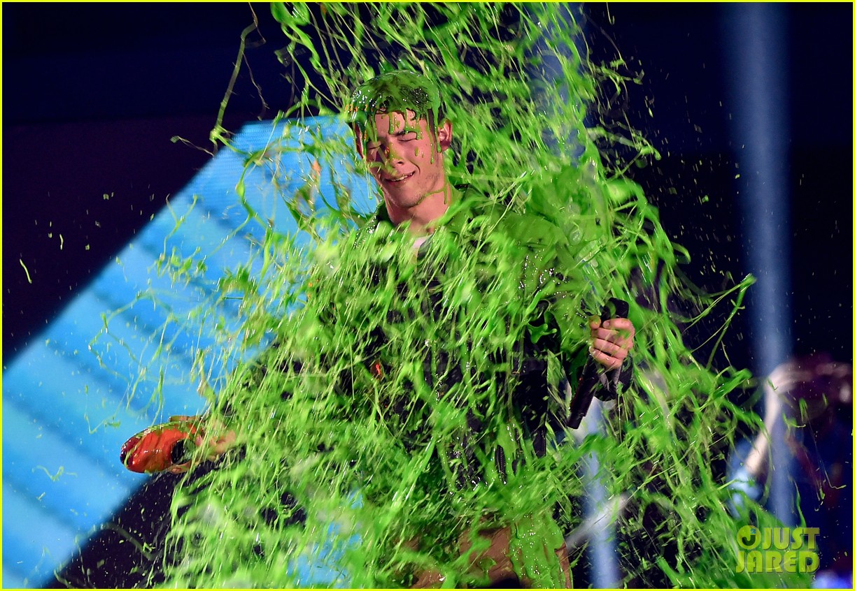 Nick Jonas Gets Slimed & Attempts to Hug Girlfriend Olivia Culpo at ...