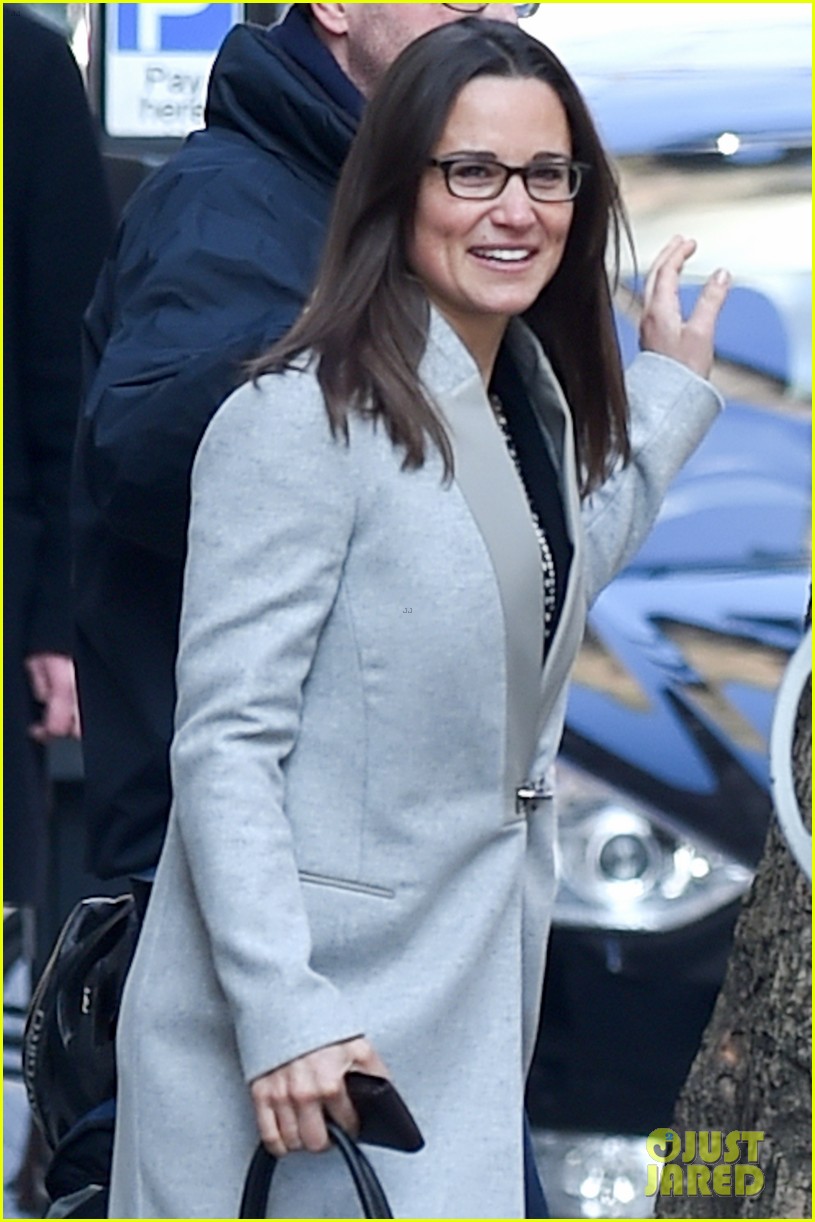 Pippa Middleton Makes a Rare Appearance in Eyeglasses: Photo 3333310 ...