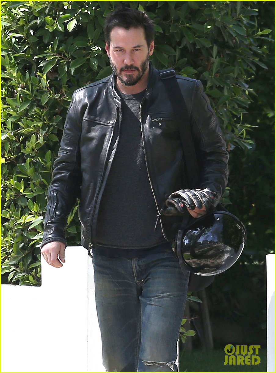 Keanu Reeves Takes a Motorcycle Ride After Spending Hours at Acting ...