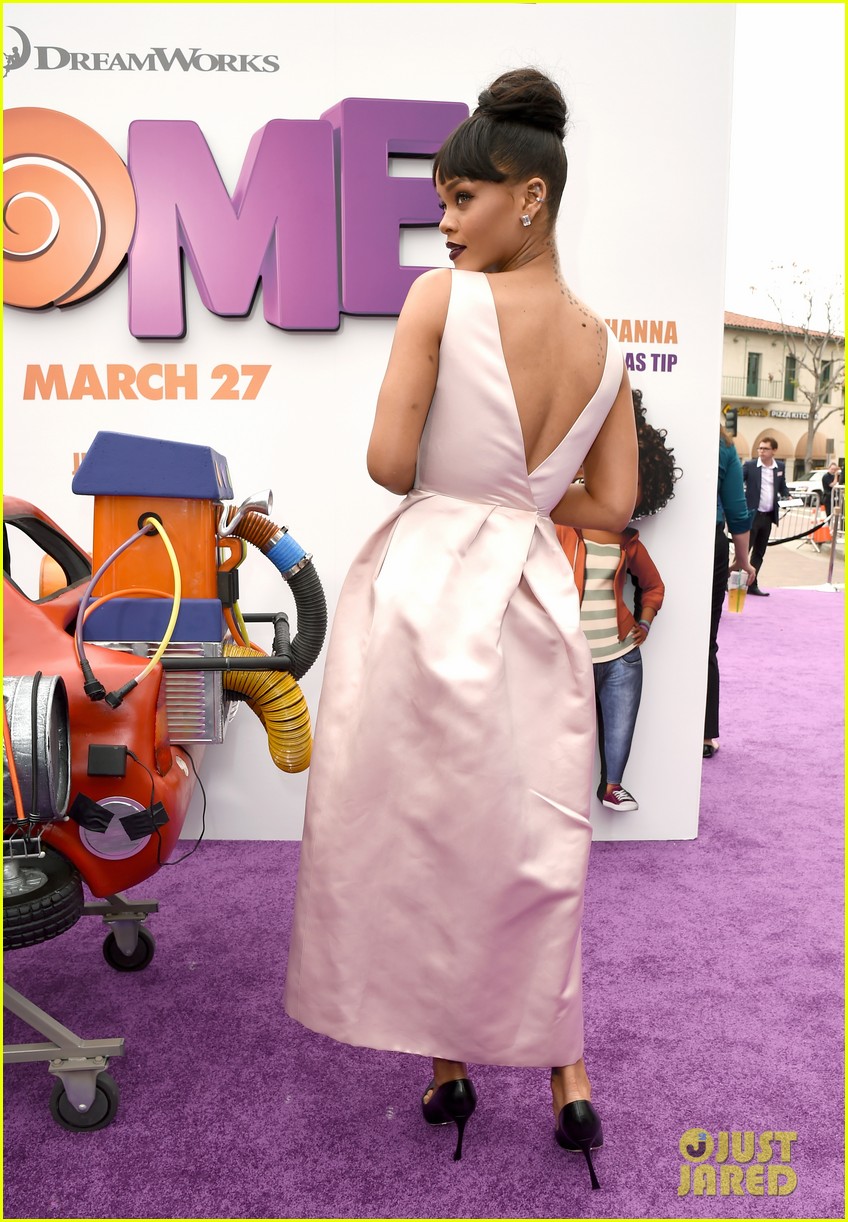 Rihanna & Jim Parsons Premiere 'Home' in Sunny California: Photo ...
