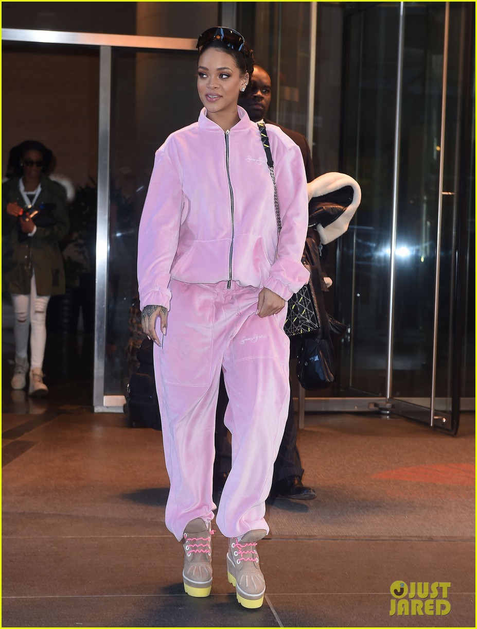 Rihanna Is Dior's First Black Spokesperson!: Photo 3325303 | Fashion ...