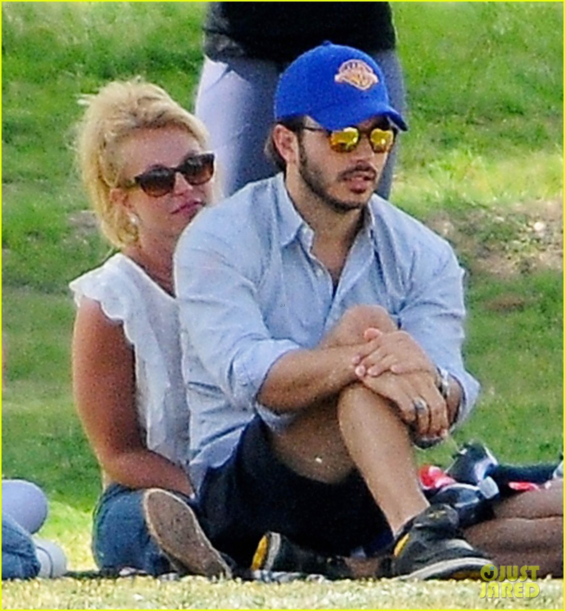 Ryan Reynolds Photoshops Himself & Blake Lively on Old Photo of Justin ...