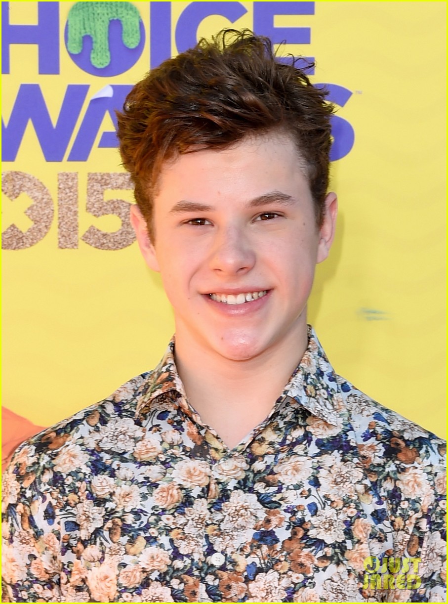 Sarah Hyland Gets Slimed With 'Modern Family' Cast at Kids Choice Award ...