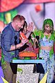Sarah Hyland Gets Slimed With 'Modern Family' Cast at Kids Choice Award ...