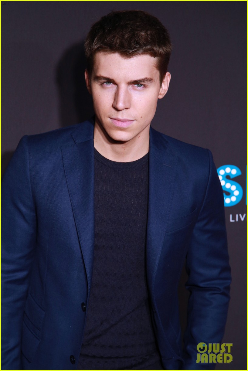 Liv Tyler, Dan Stevens, & Lily Rabe Celebrate Opening Night of The New ...