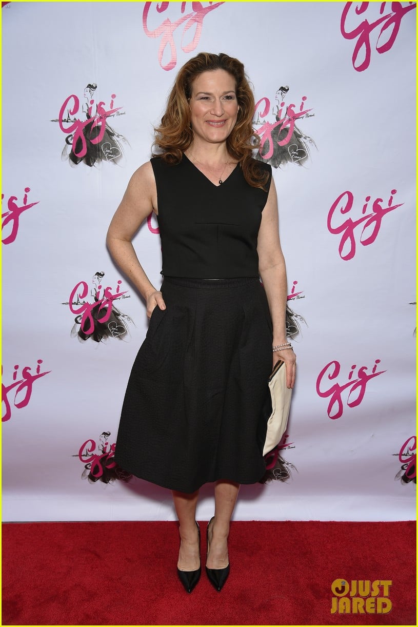 AnnaSophia Robb & Carla Gugino Stun at 'Gigi' Opening Night: Photo ...