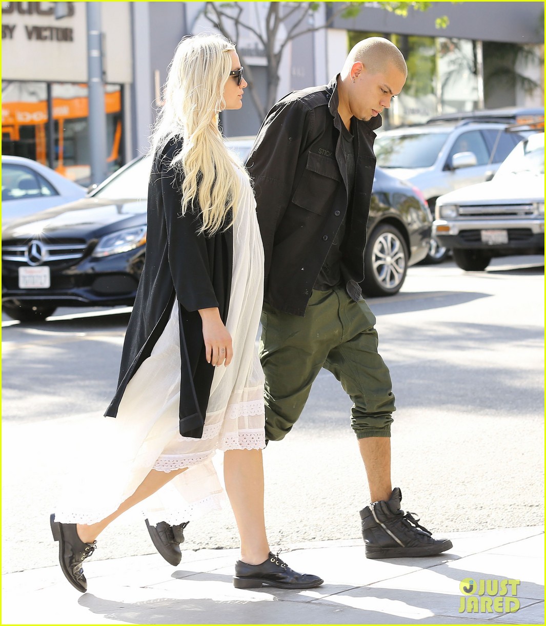 Ashlee Simpson Hits the Gym as Her Due Date Nears: Photo 3349148 ...