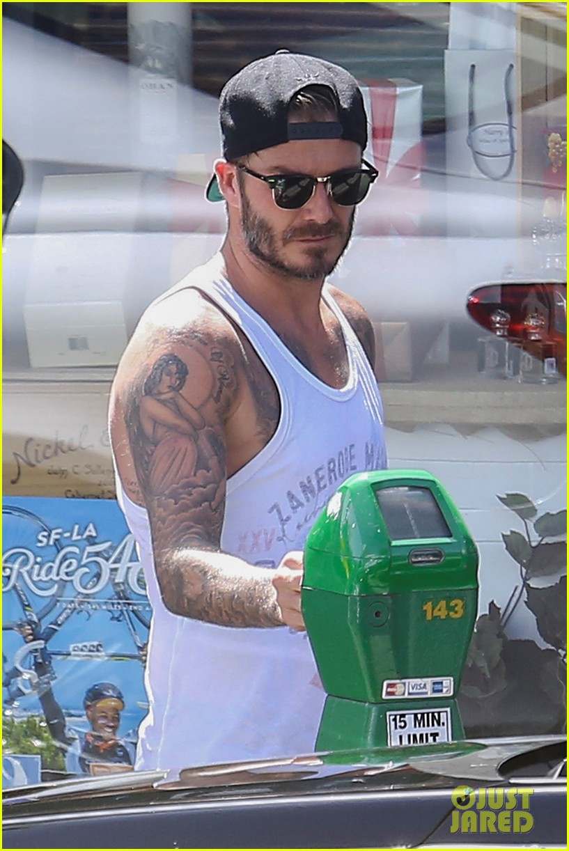 David Beckham Puts His Muscles On Display in a Tank Top: Photo 3339987 ...