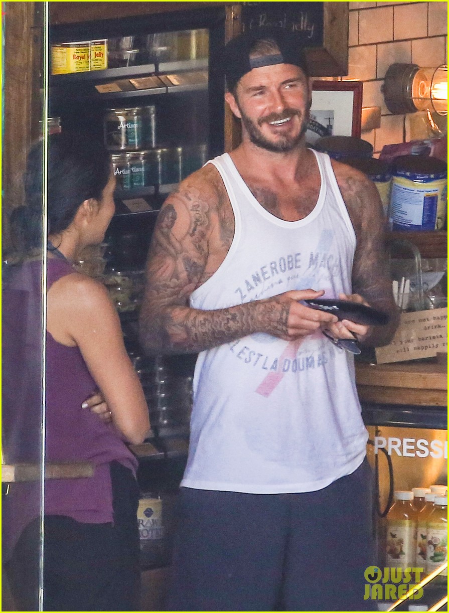 David Beckham Puts His Muscles On Display in a Tank Top: Photo 3339989 ...