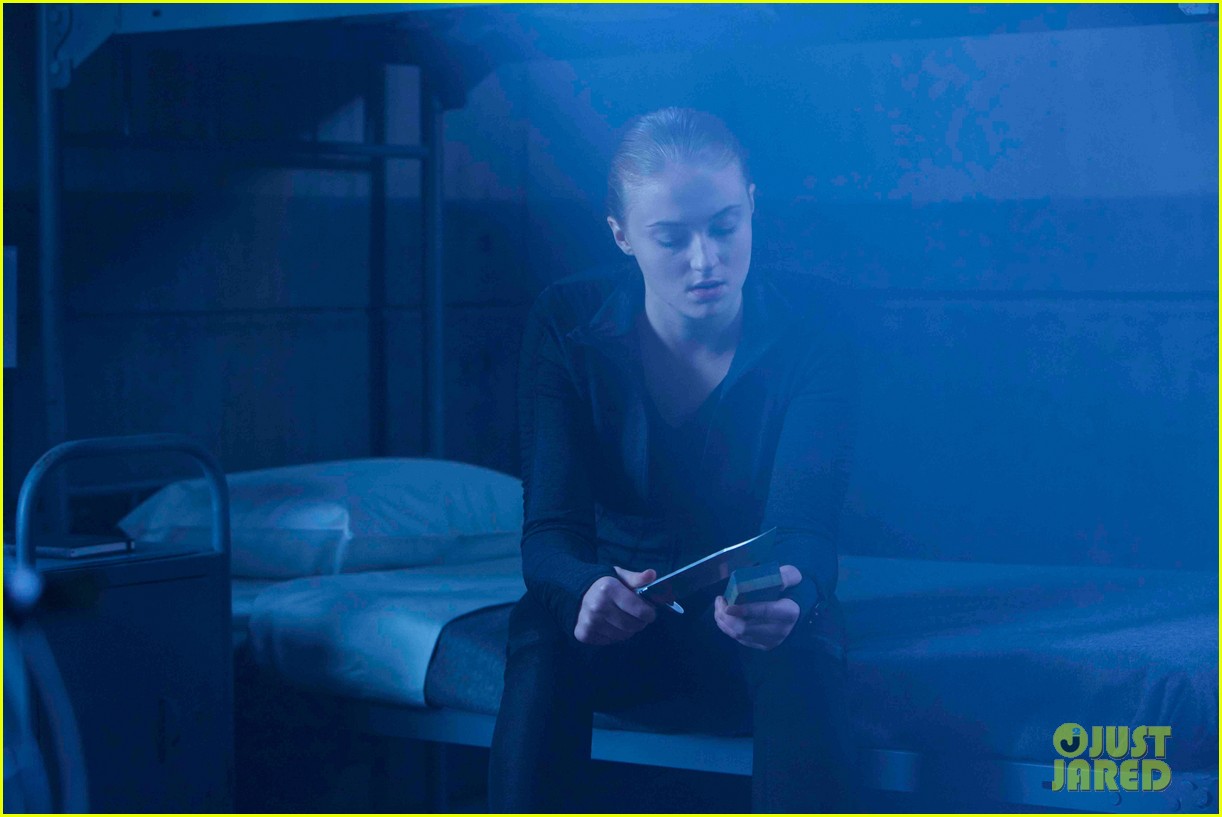 Hailee Steinfeld Is Assigned a Rough Mission in 'Barely Lethal' Exclusive Clip - Watch Now ...