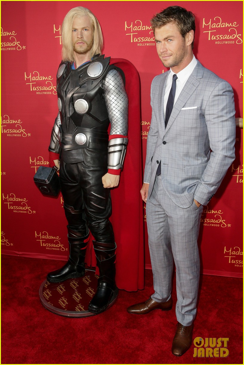 Chris Hemsworth's Wax Figure Doesn't Really Look Like Him: Photo ...