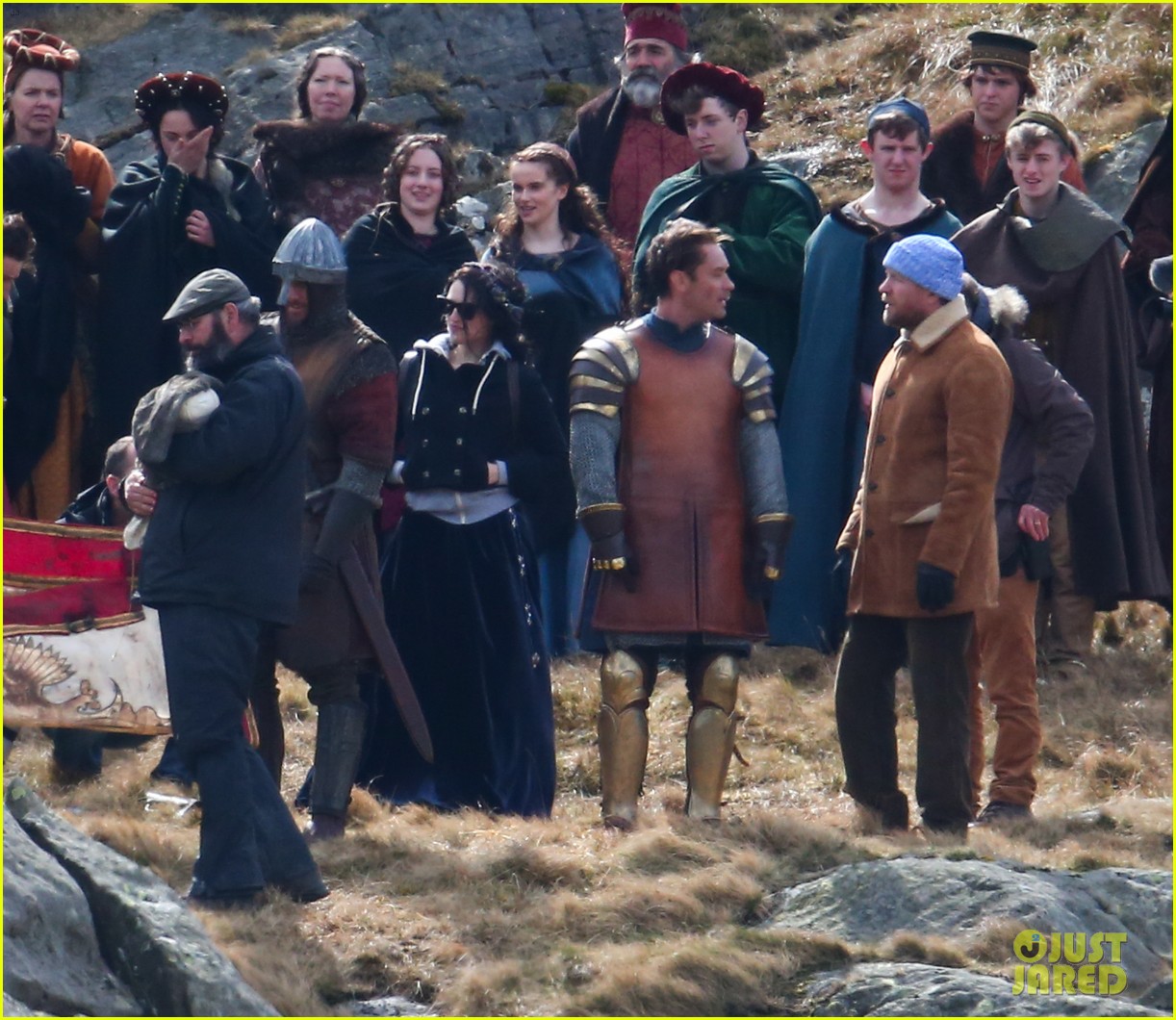 Photo: jude law knights roundtable set 43 | Photo 3347726 | Just Jared ...