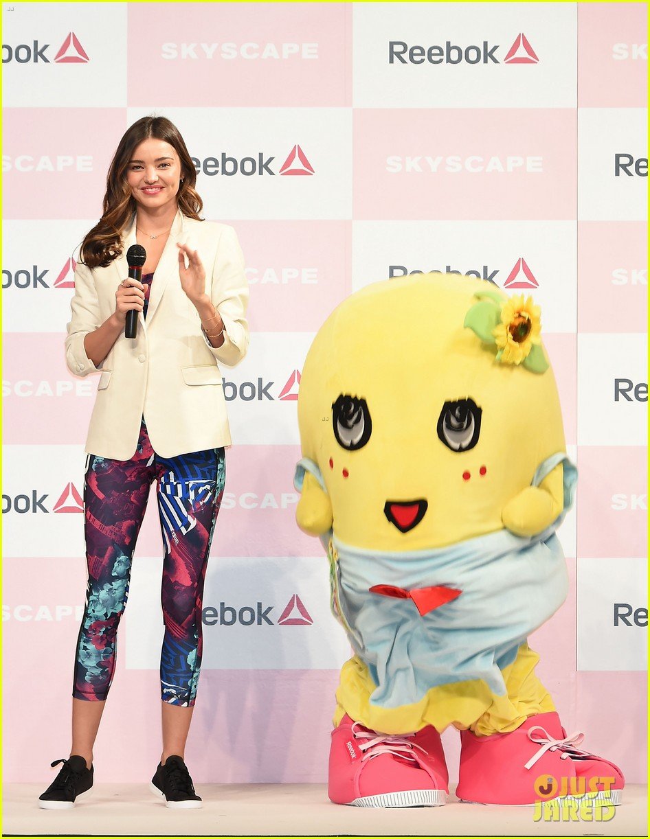 Miranda Kerr Leads Parade in Tokyo for Reebok Skyscape!: Photo 3347604 ...