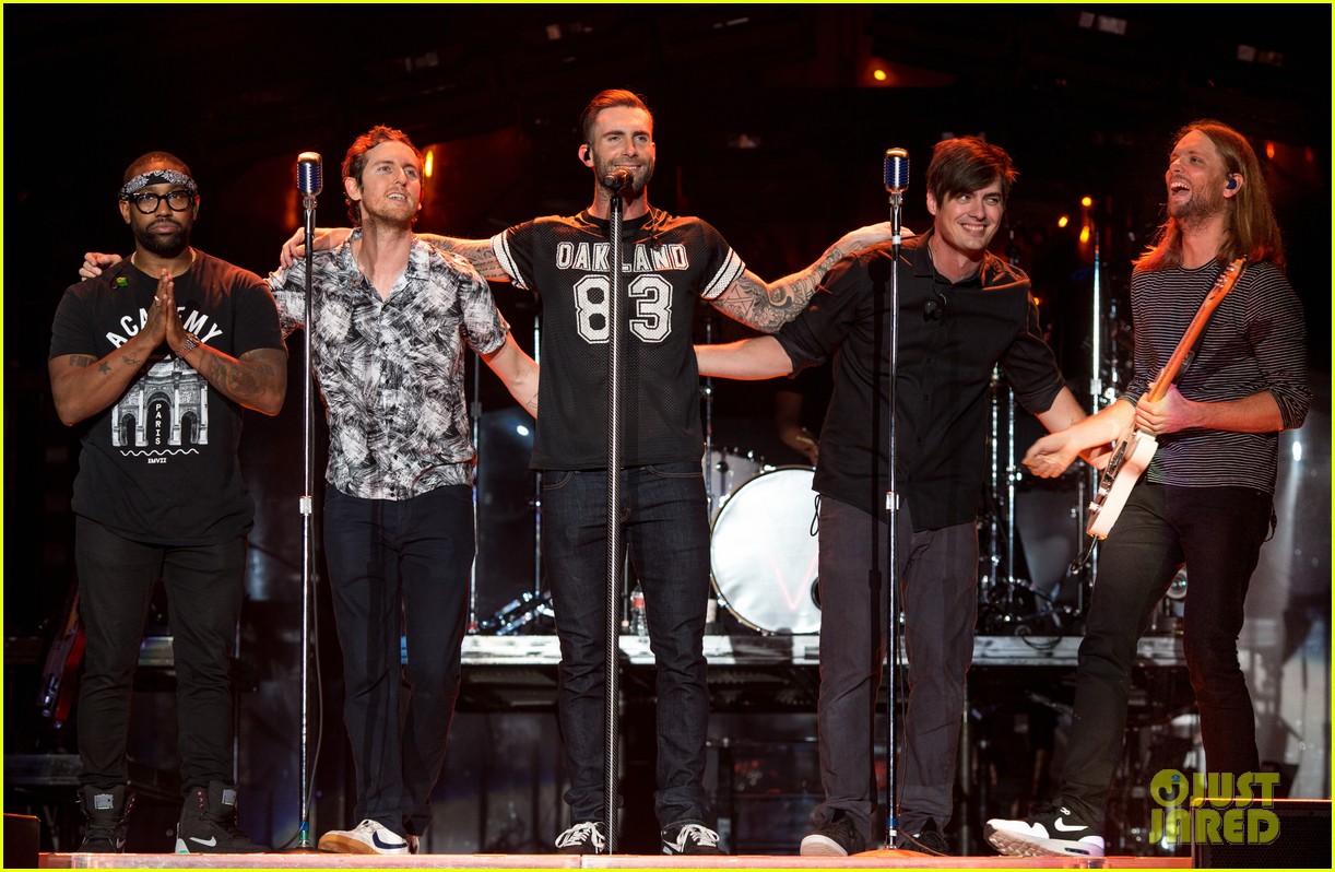 Adam Levine Attacked By Crazed Fan During His Concert - Watch the ...