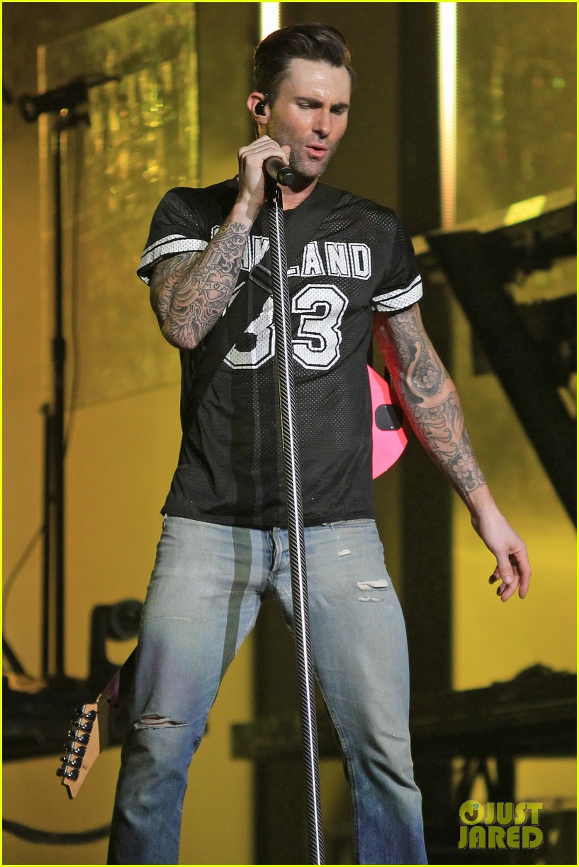 Adam Levine's First Artist Rozzi Crane Releases Debut EP!: Photo ...