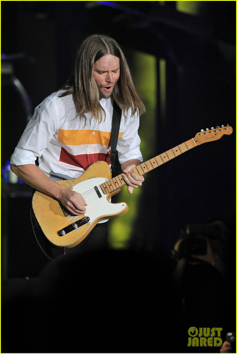 Adam Levine's First Artist Rozzi Crane Releases Debut EP!: Photo ...