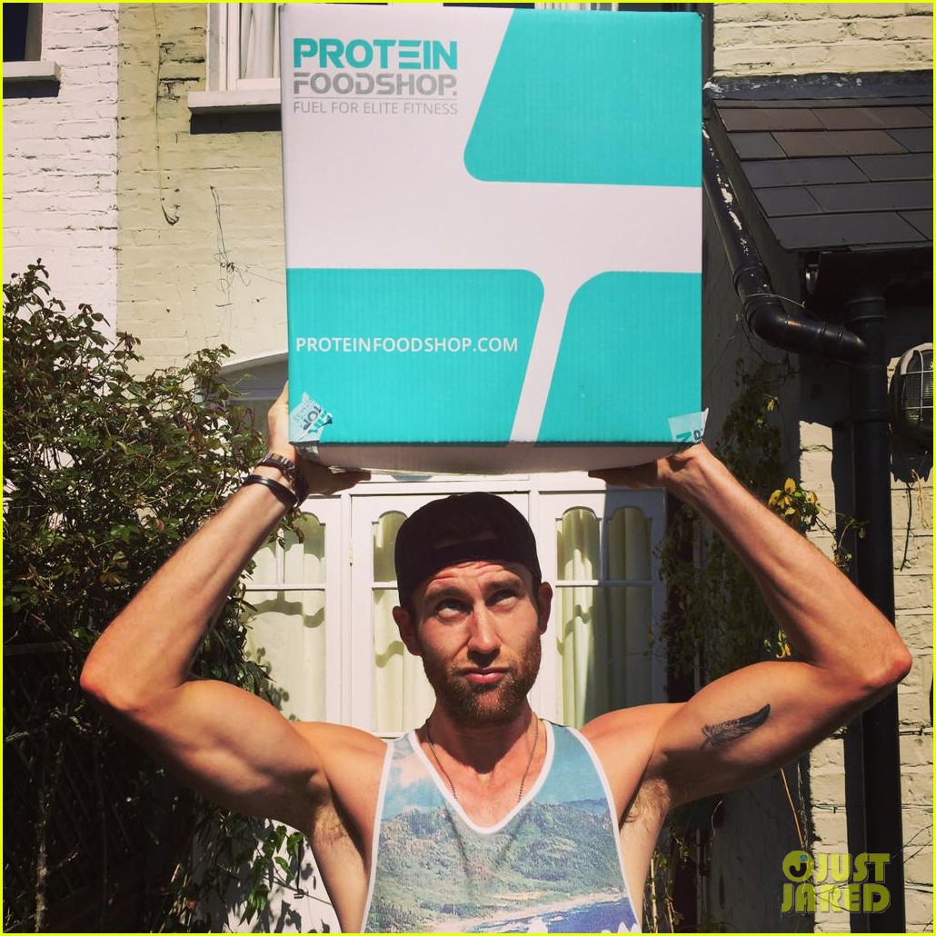 Harry Potter's Matthew Lewis Bares His Ripped Body in New Shirtless ...