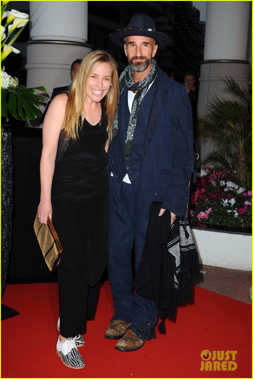 Olivier Martinez Suits Up & Joins 'Texas Rising' Cast at MIPTV 2015 ...