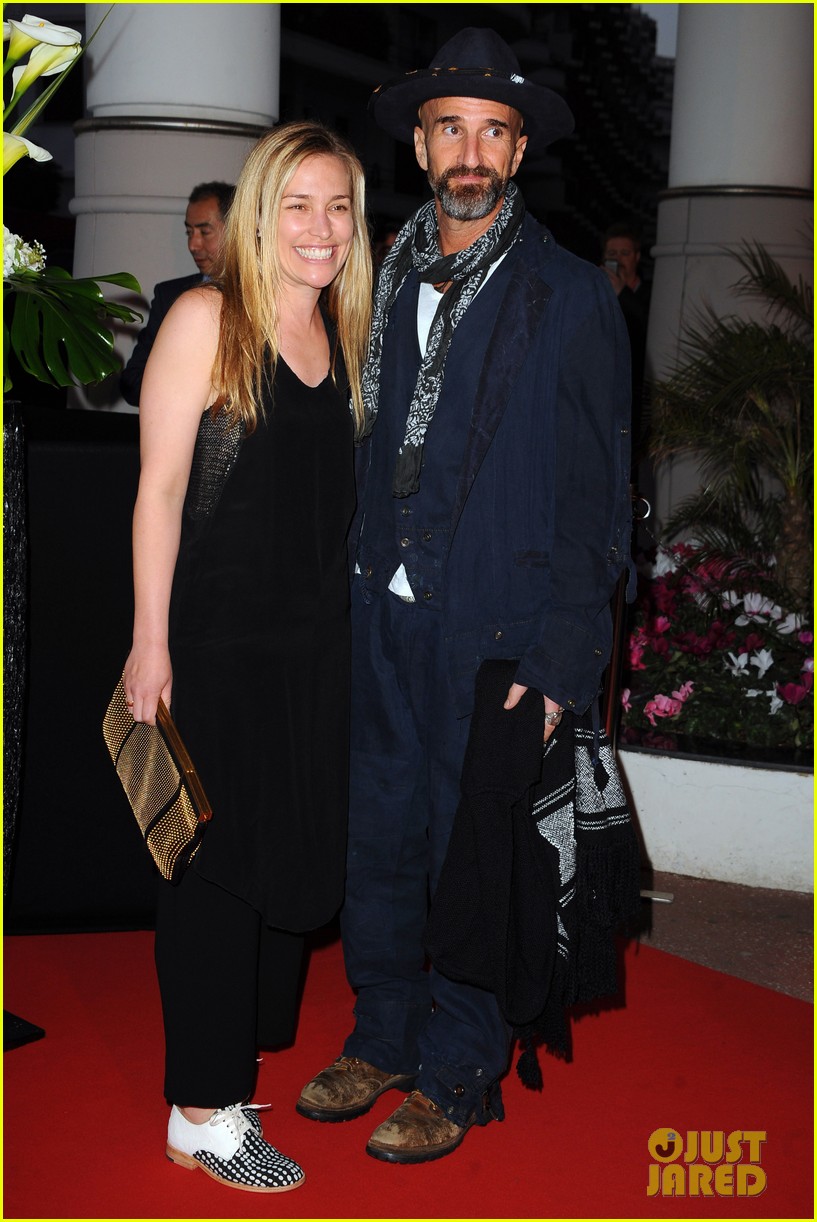 Olivier Martinez Suits Up & Joins 'Texas Rising' Cast at MIPTV 2015 ...