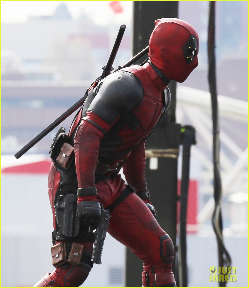 Ryan Reynolds's Full 'Deadpool' Suit Gets Pictured on Set!: Photo ...