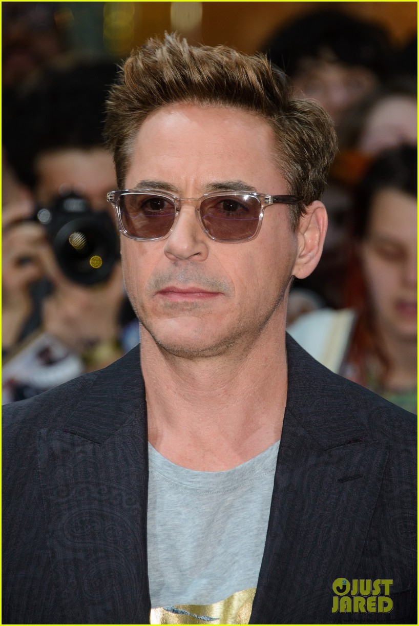 Photo: robert downey jr walked out of interview 06 | Photo 3353428 ...