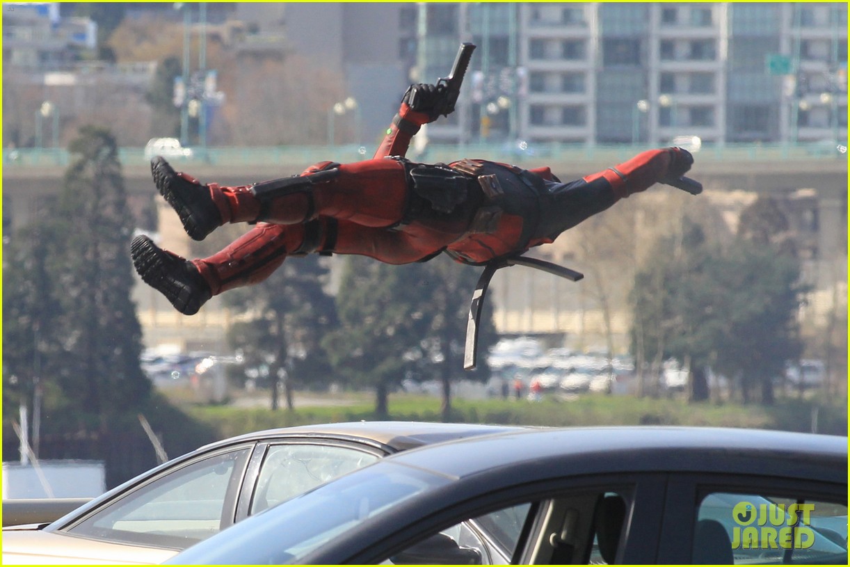 Ryan Reynolds Photographed Unmasked in the 'Deadpool' Suit!: Photo ...