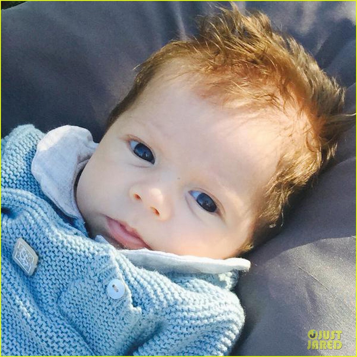 Shakira & Gerard Pique Cuddle Up at Euroleague Basketball Playoff Game: Photo 3350780 | Gerard ...