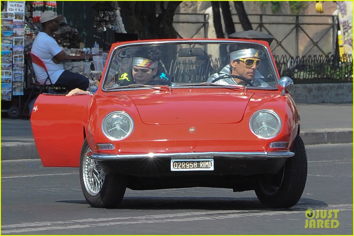 Ben Stiller & Cyrus Wear Matching Headbands For 'Zoolander 2' Car ...