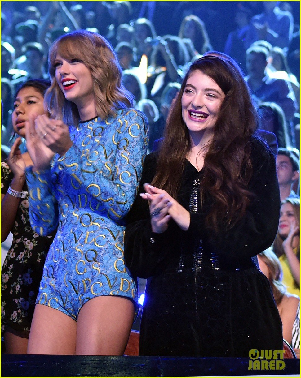 Taylor Swift Slams Reports That She & Lorde Are Fighting: Photo 3341591 ...