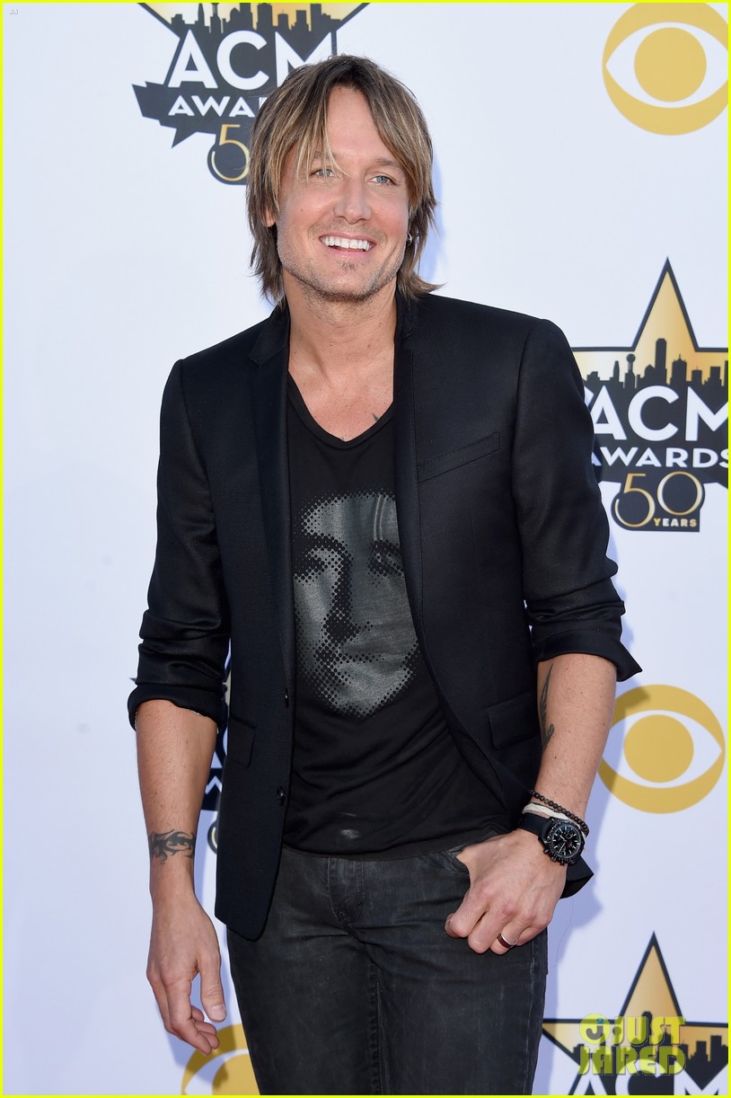Keith Urban's Performance Opens ACM Awards 2015! (Video): Photo 3351040 ...