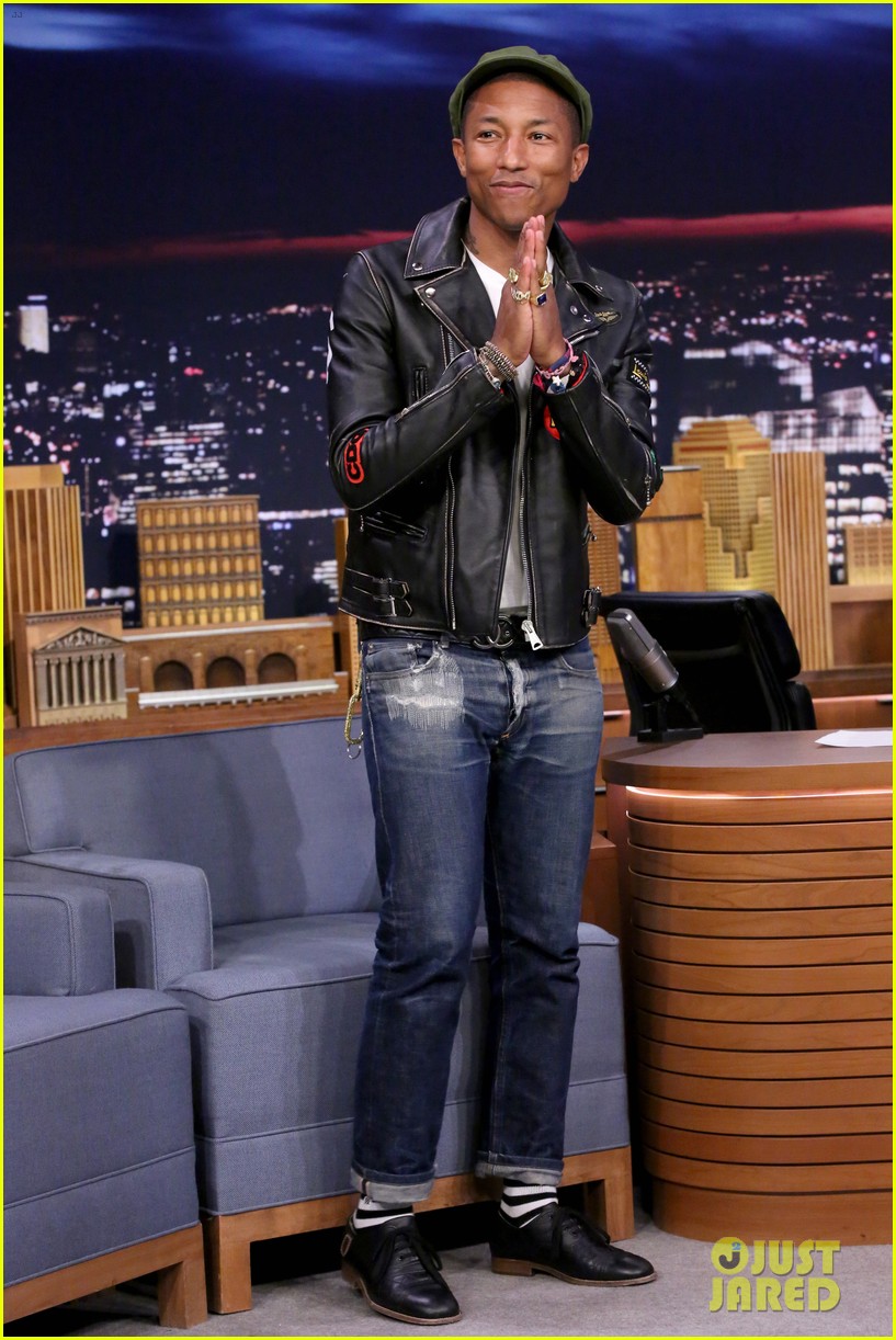 Pharrell Williams & Jimmy Fallon Become '80s R&B Duo Afro & Deziak on ...