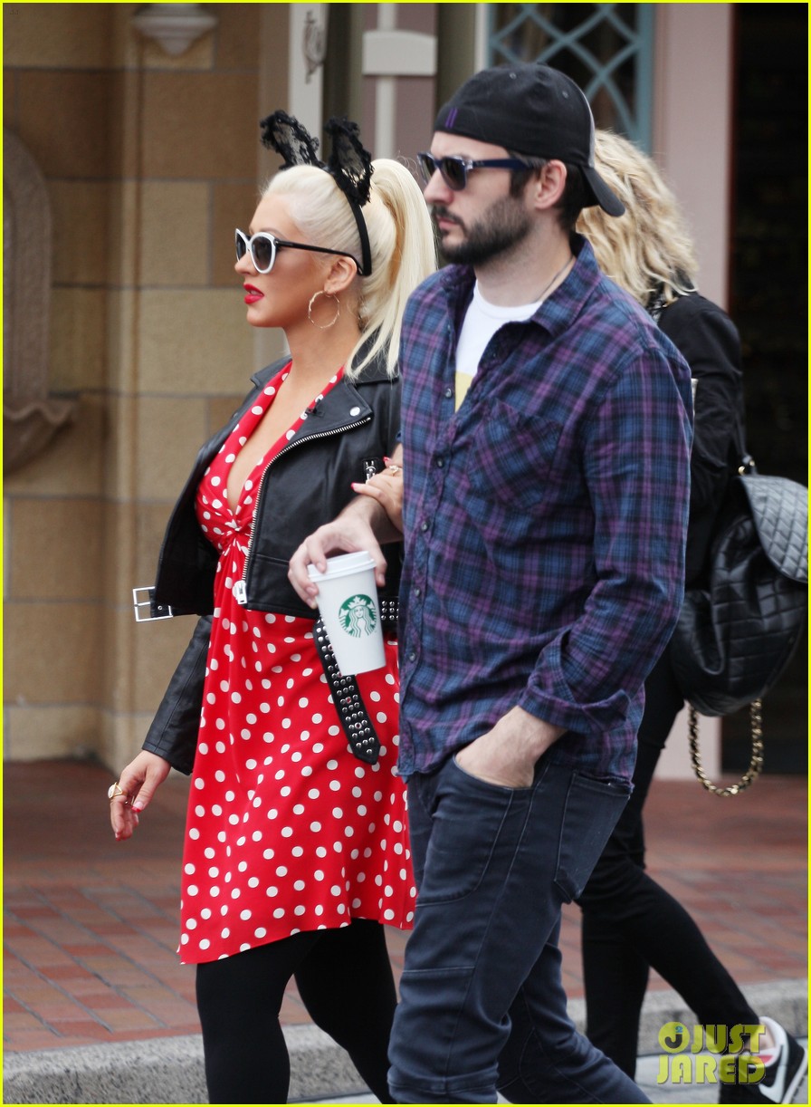 Christina Aguilera Does 'The Voice' Finale Promo at Disney!: Photo ...