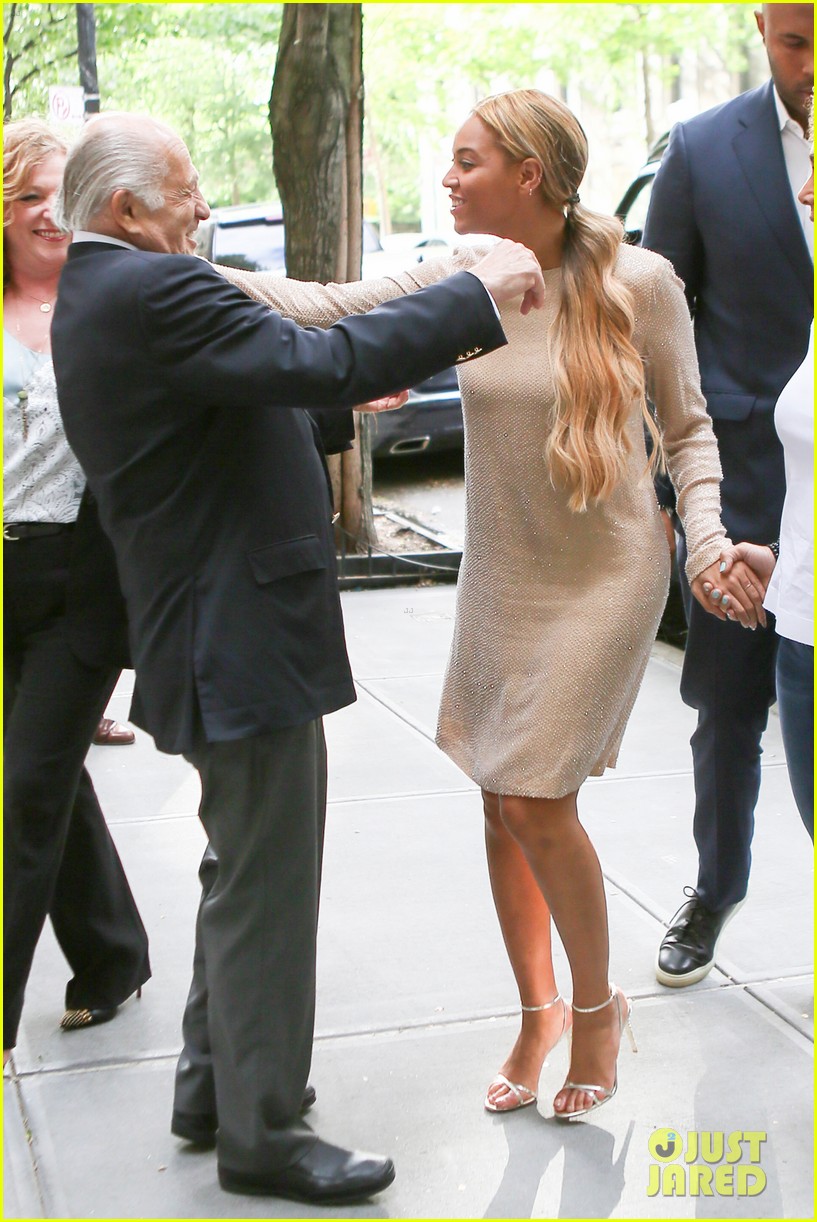 Beyonce & Rihanna Step Out in Style in New York City: Photo 3369369 ...