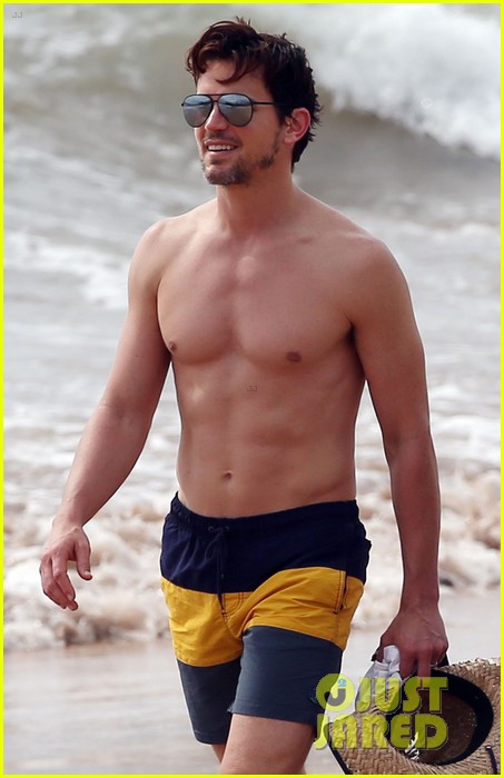 Matt Bomer Goes Shirtless in Hawaii with Husband Simon Halls: Photo 3373977 | Matt Bomer ...
