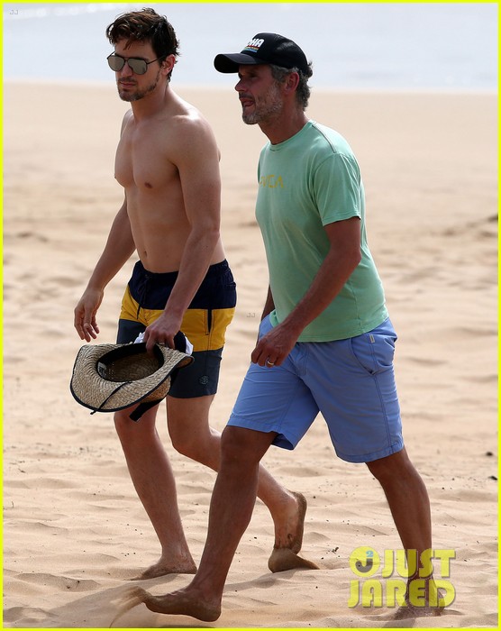 Matt Bomer Goes Shirtless in Hawaii with Husband Simon Halls: Photo 3373996 | Matt Bomer ...