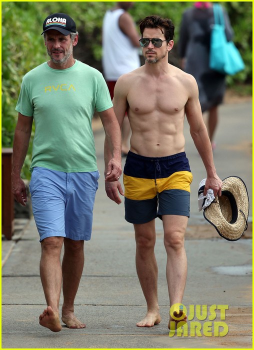 Matt Bomer Goes Shirtless in Hawaii with Husband Simon Halls: Photo 3374004 | Matt Bomer ...