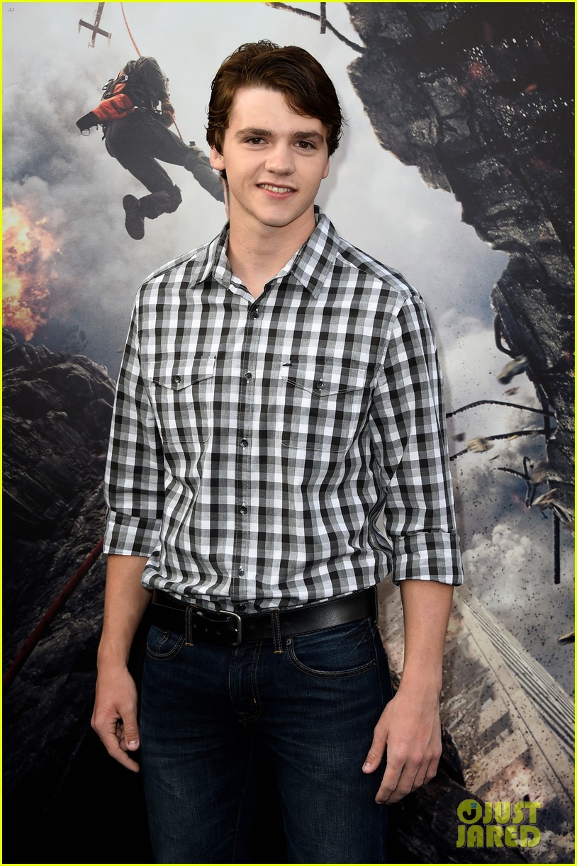 Alexandra Daddario & Colton Haynes Premiere 'San Andreas' in Hollywood ...