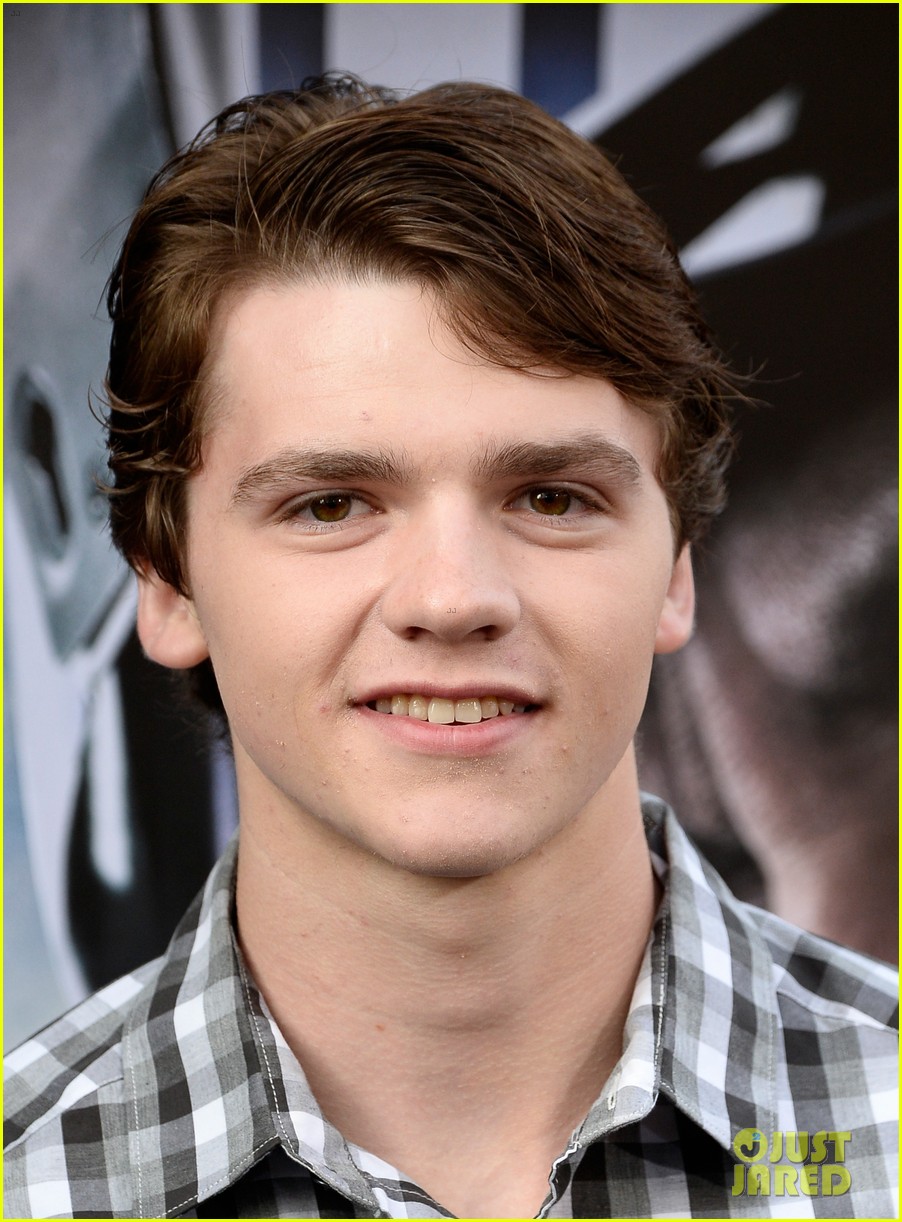 Alexandra Daddario & Colton Haynes Premiere 'San Andreas' in Hollywood ...