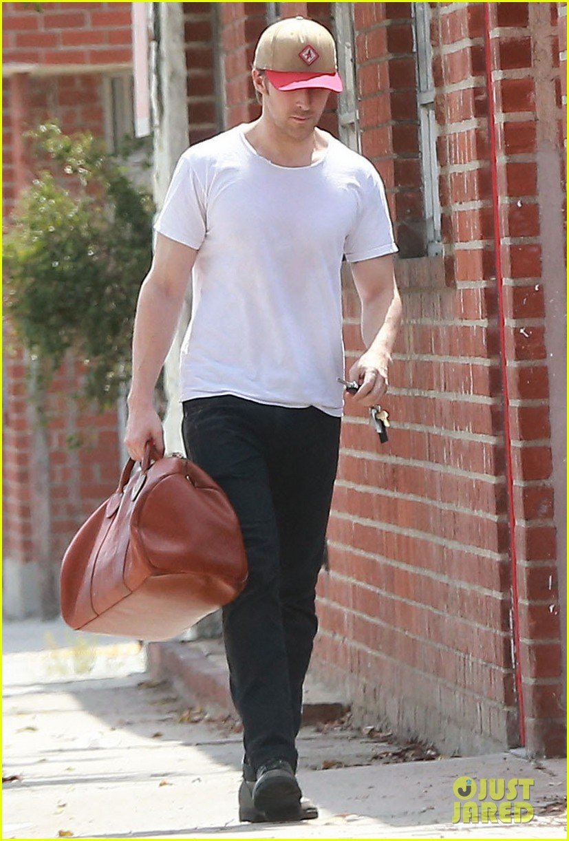 Ryan Gosling Shows Off His Toned Arms After a Gym Session: Photo ...