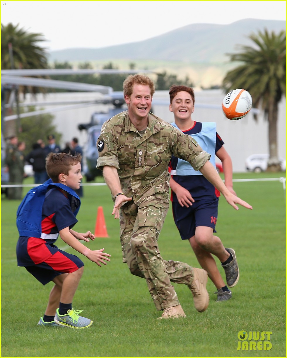 Prince Harry Rocks Uniform to Play Touch Rugby with Kids in New Zealand ...