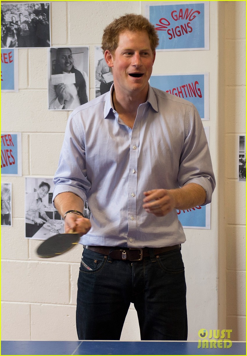 Prince Harry Plays Pool & Ping Pong in New Zealand: Photo 3370814 ...
