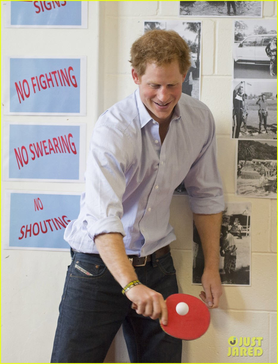 Prince Harry Plays Pool & Ping Pong in New Zealand: Photo 3370815 ...