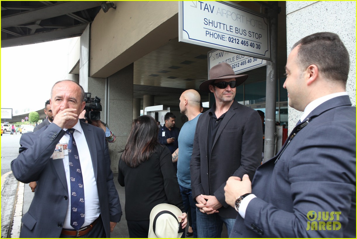 Hugh Jackman Happily Touches Down in Istanbul: Photo 3381659 | Hugh ...