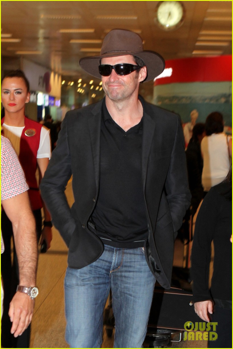 Hugh Jackman Happily Touches Down in Istanbul: Photo 3381662 | Hugh ...